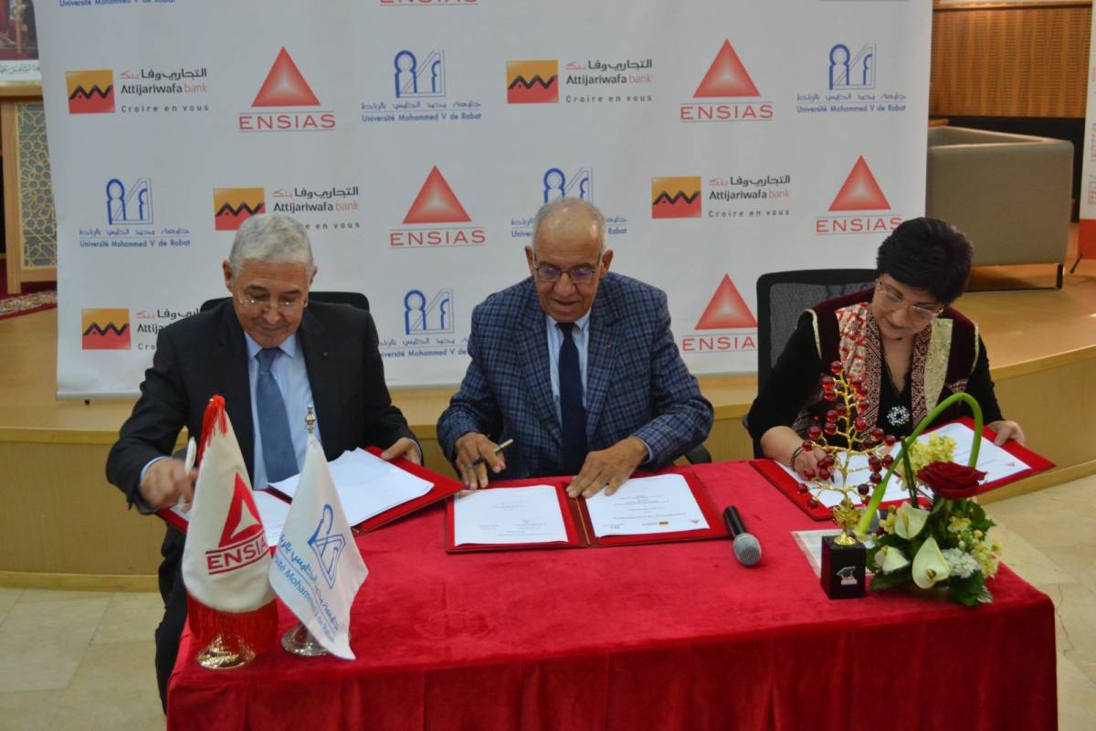 Signature d'une convention de partenariat entre l’UM5-ENSIAS et le ...